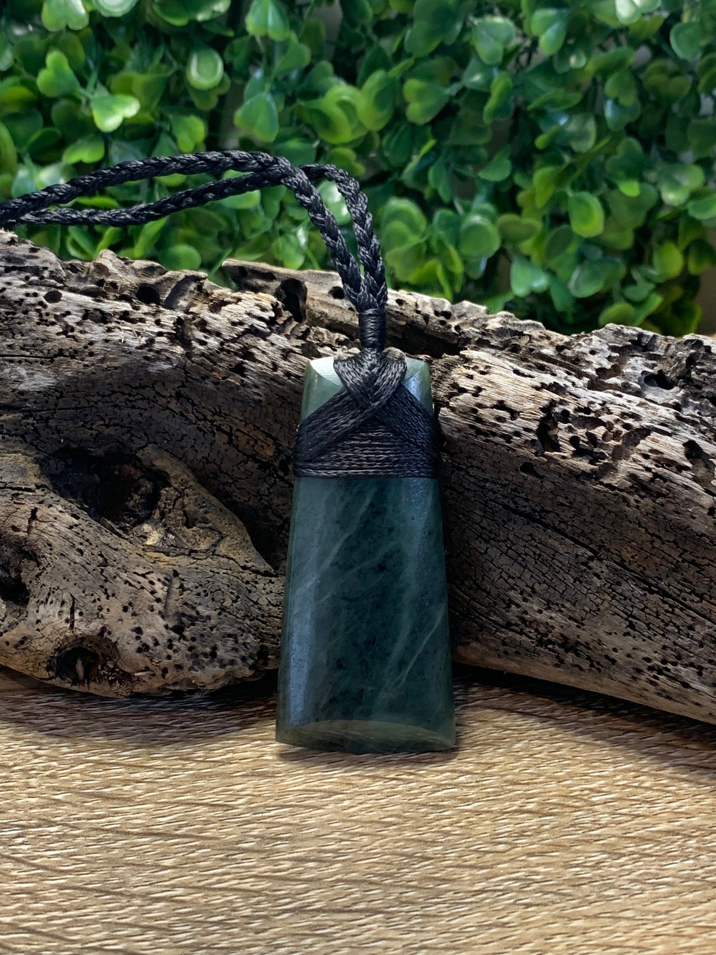 Greenstone Toki – Te Kōhao Whare Taonga